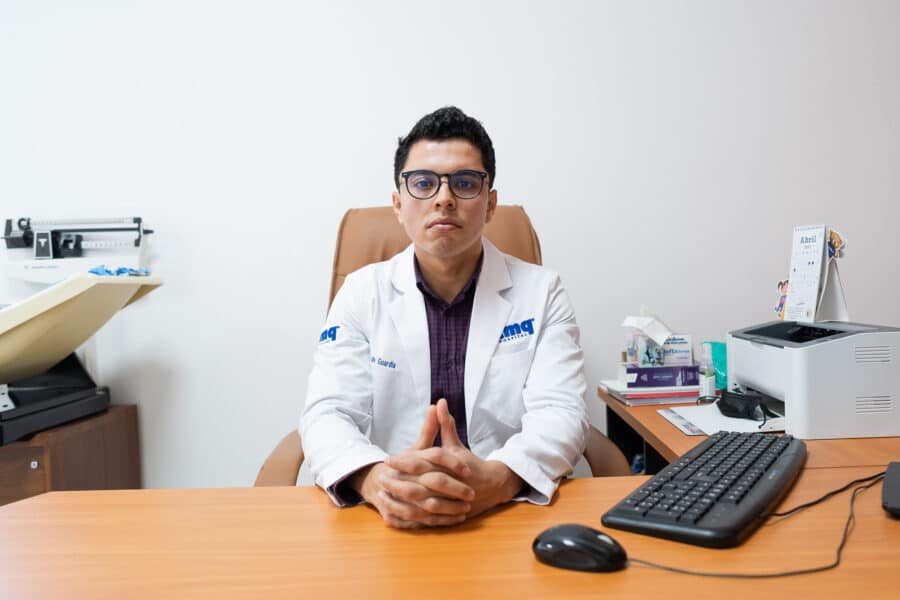 Dr. Martín Castañeda, Neonatology Specialist at Hospital CMQ